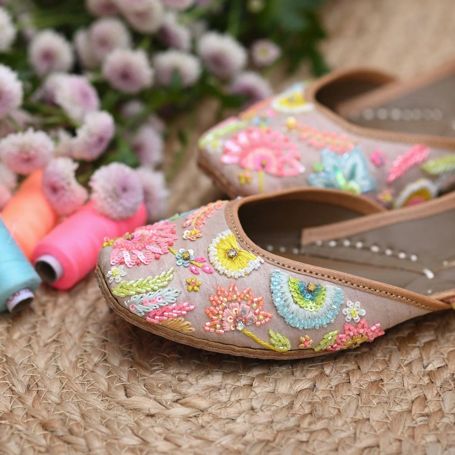 Unlocking the Elegance of Indian Juttis Shoes – Coral Haze