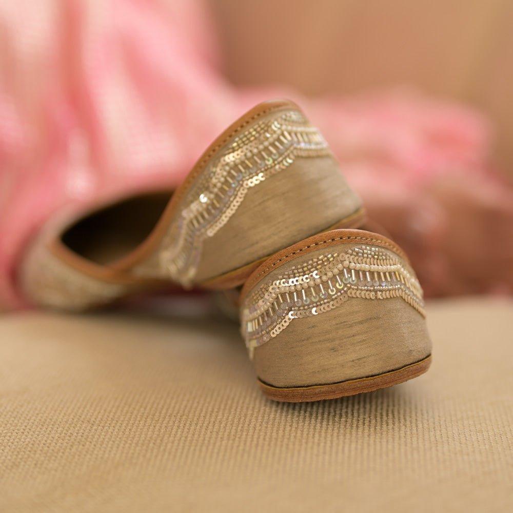 Chamak Juttis | Chamak Luxury Gold Jutti For Women – Coral Haze